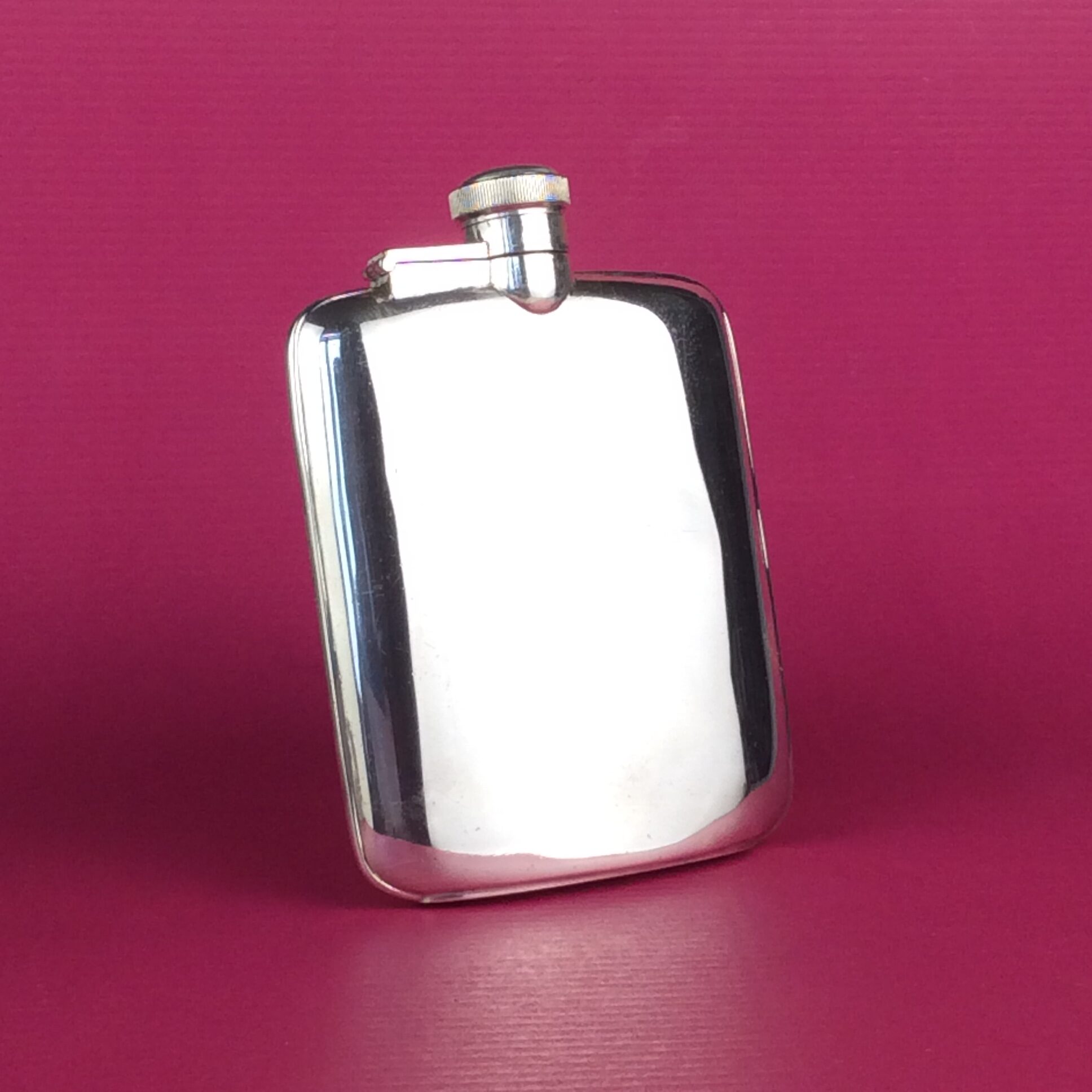 Versilberter Jugendstil Flachmann, England, um 1900